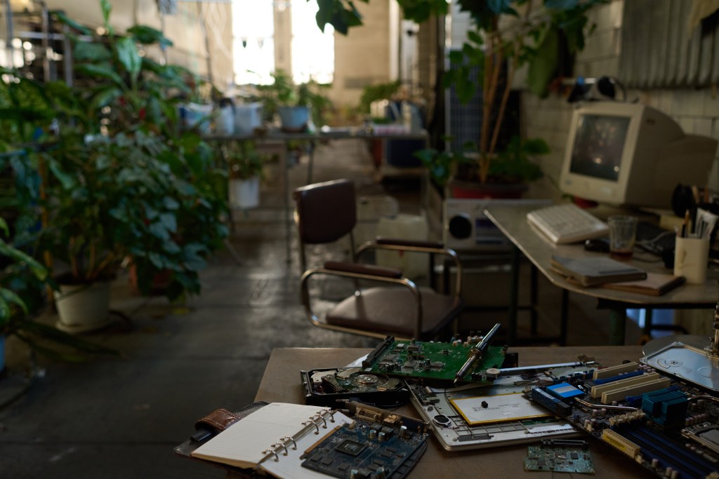 Safe Electronic Waste Recycling Steps